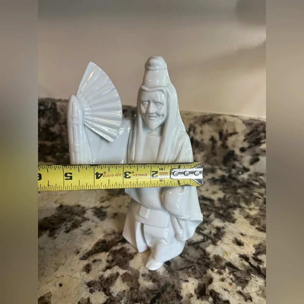 The Unbranded Brand | Art | Vtg Japonese Porcelain Figurine White ...